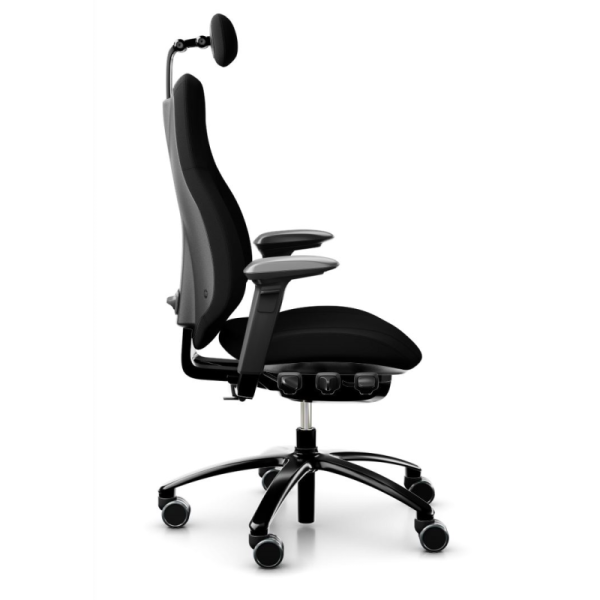 RH Mereo 220 Chair | Seated
